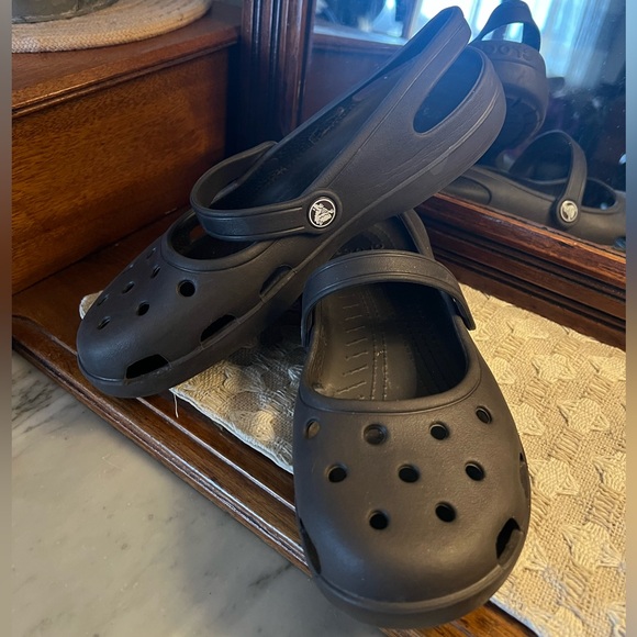 CROCS | Shoes | Crocs Classic Shayna Mary Jane Style Casual Slip On ...